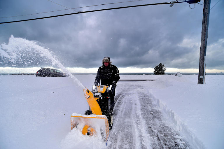 Lake effect snow warning, storm watches issued for New York. See latest ...