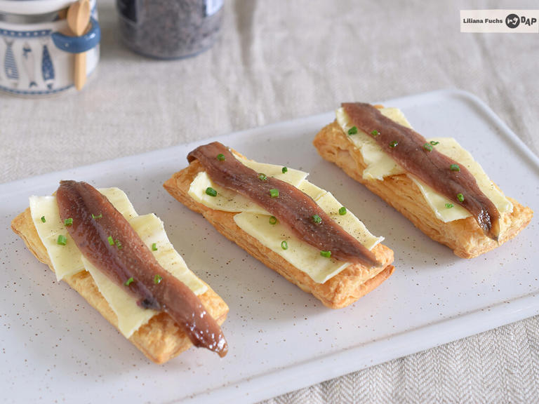 Tostas crujientes de anchoas y mantequilla con hojaldre: receta simple ...