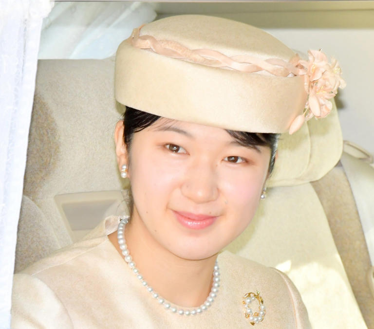愛子さま23歳の品格 胸元に輝くブローチは完売品の「ミキモト 愛子さま23歳の品格 胸元に輝くブローチは完売品の「ミキモト