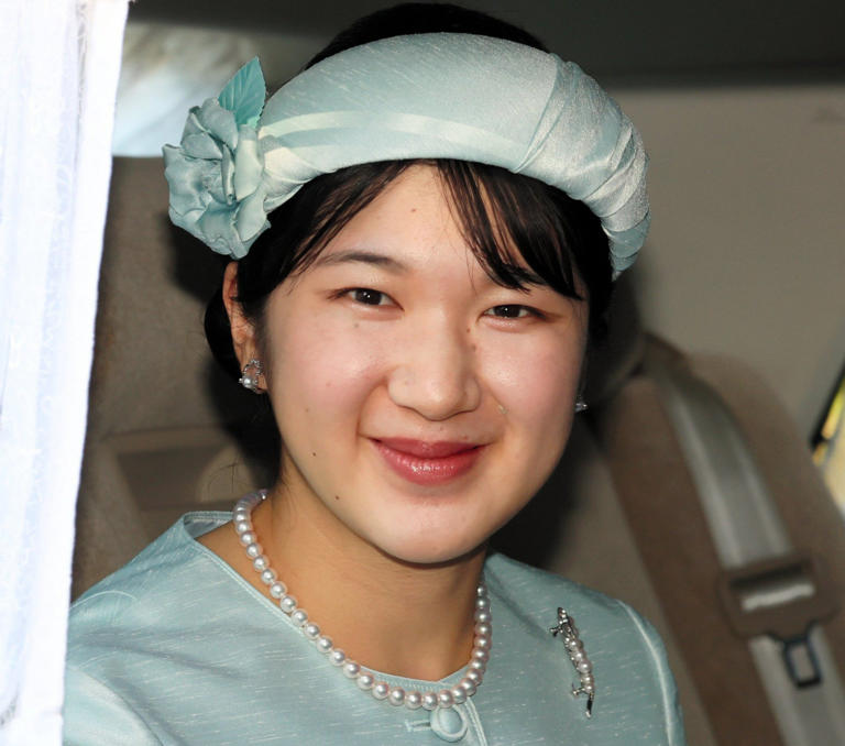 愛子さま23歳の品格 胸元に輝くブローチは完売品の「ミキモト 愛子さま23歳の品格 胸元に輝くブローチは完売品の「ミキモト