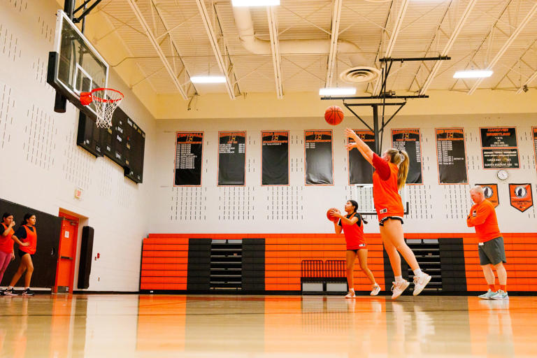 Holiday tournament tracker: Basketball scores, schedules for Dec. 27-28