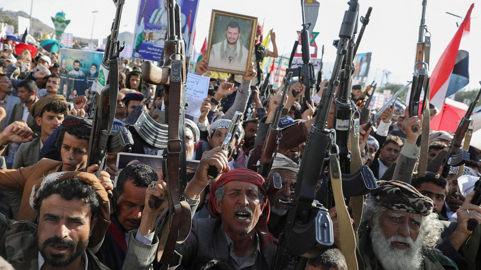 US Navy shoots down Houthi missiles targeting US-flagged ships in Gulf ... US Navy shoots down Houthi missiles targeting US-flagged ships in Gulf ...