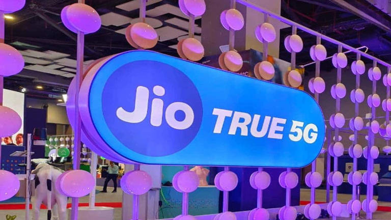 Jio OTT Plans: Access 12 entertainment apps, UNLIMITED calls at budget ...