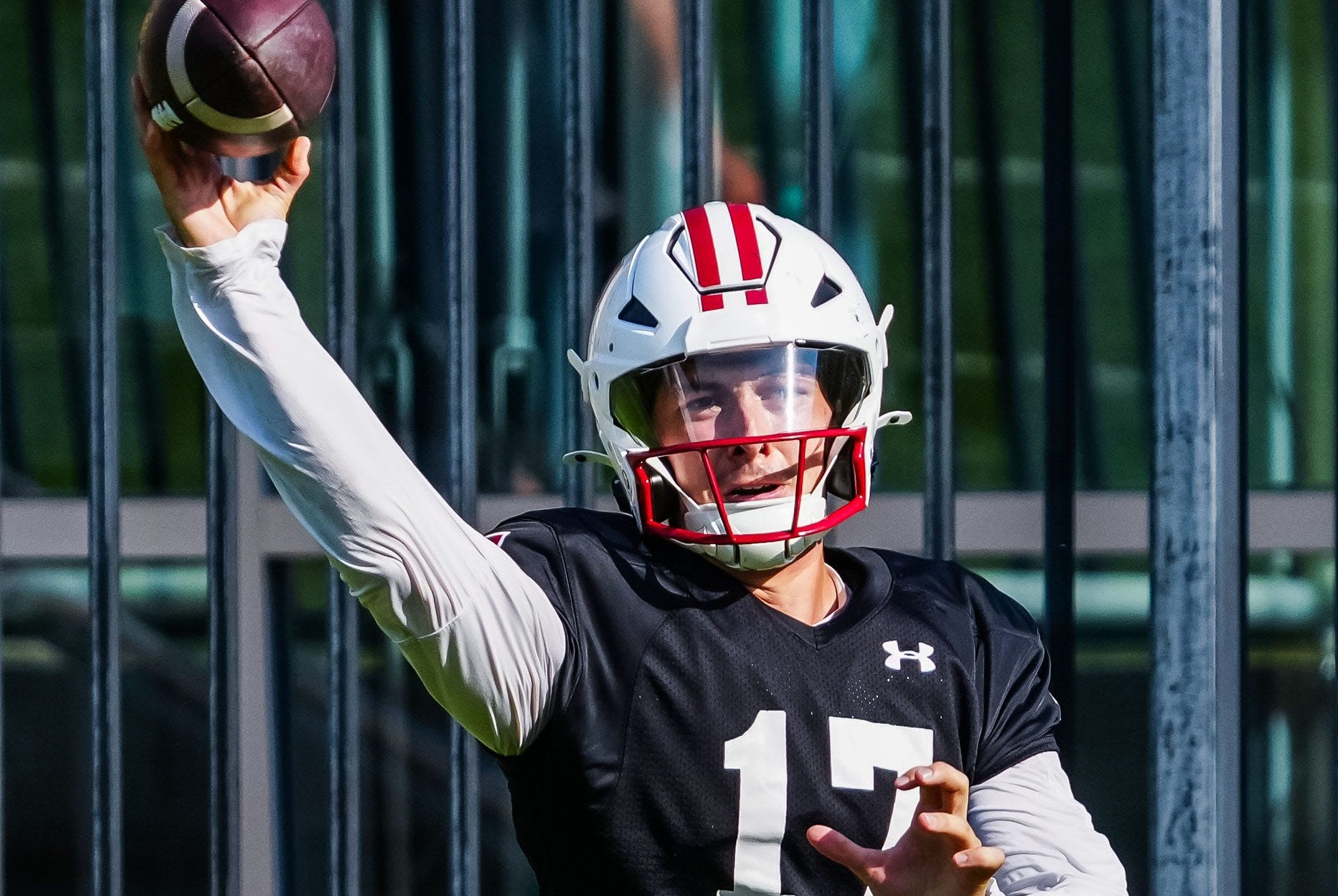Former Wisconsin quarterback wins starting job at Eastern Illinois