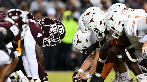 Scenes from the first Texas-Texas A&M game in 13 years