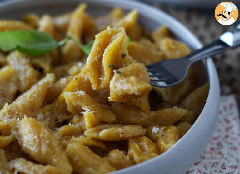Pasta fresca alla zucca: solo 2 ingredienti!