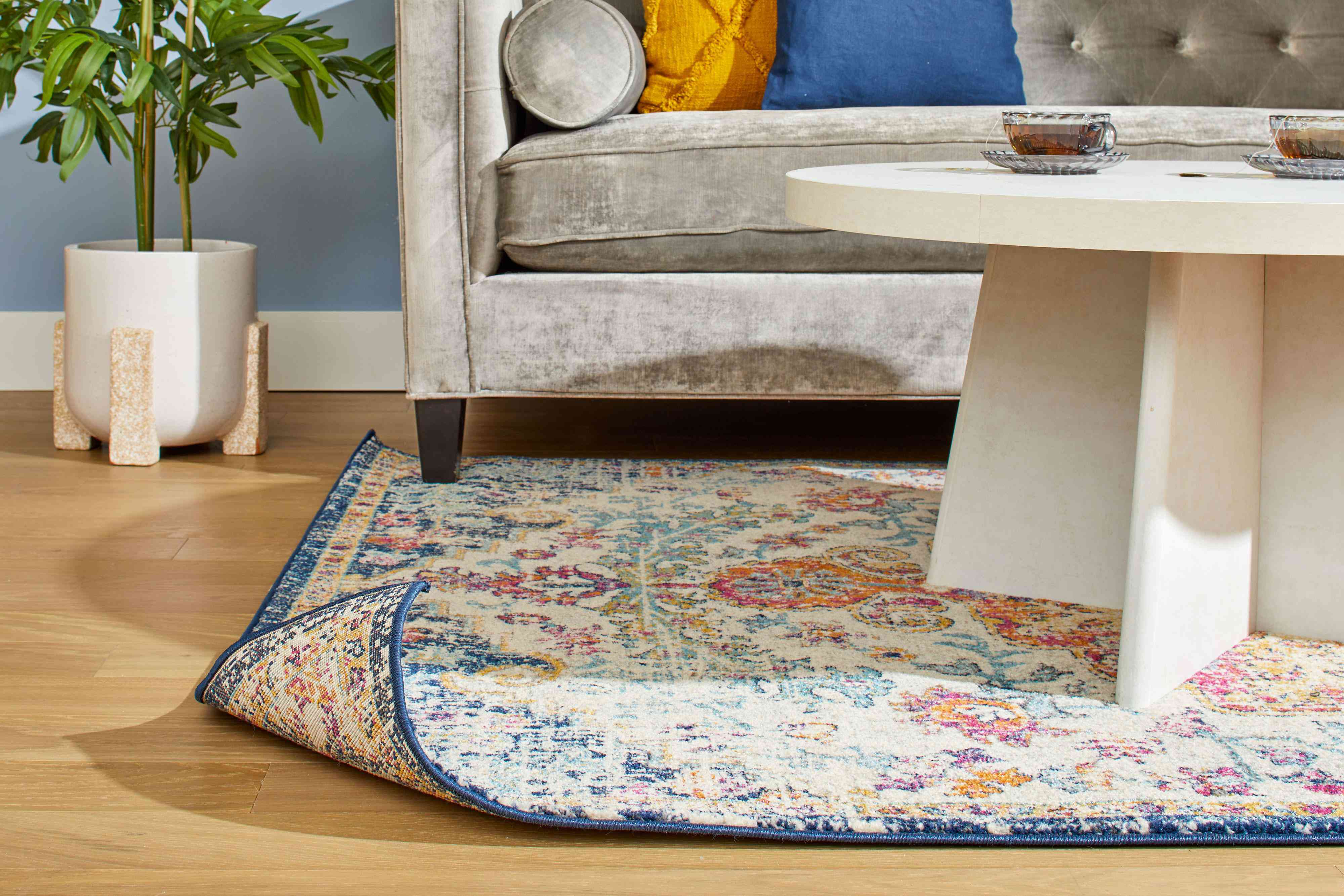 How to Flatten a Rug: 6 Proven Techniques