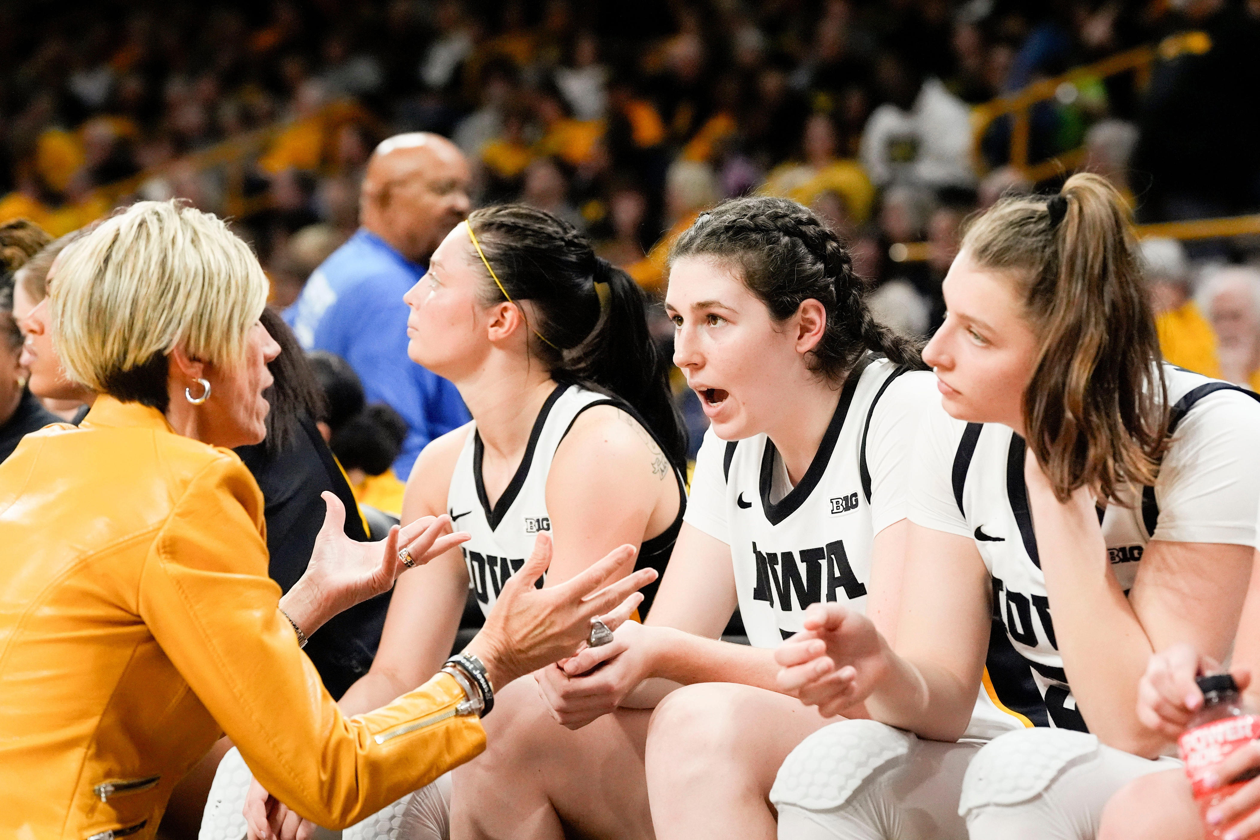Iowa women's basketball rises in latest USA TODAY Sports Coaches Poll