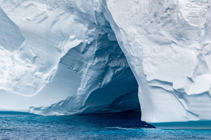 Map shows world's largest iceberg is on the move after being stuck for ... Map shows world's largest iceberg is on the move after being stuck for ...