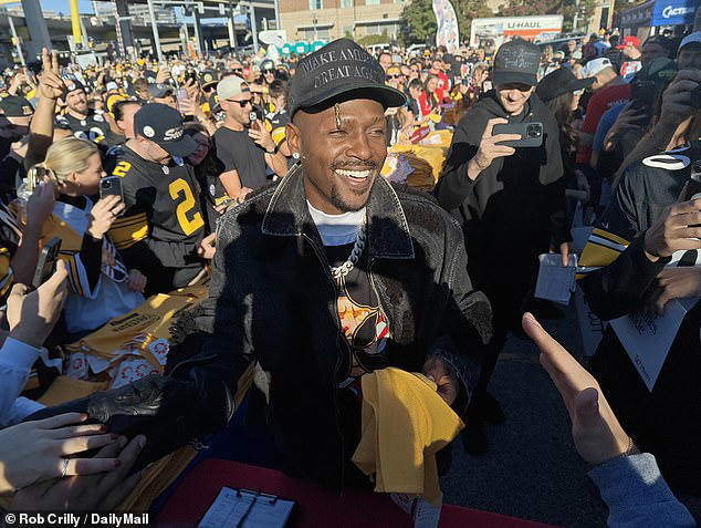 Ex-NFL star Antonio Brown responds with 'mic drop moment' on X after ... Ex-NFL star Antonio Brown responds with 'mic drop moment' on X after ...