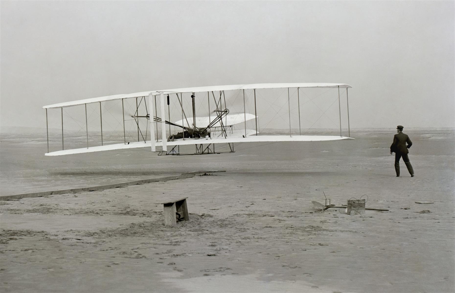 Stunning vintage photos reveal the history of flying