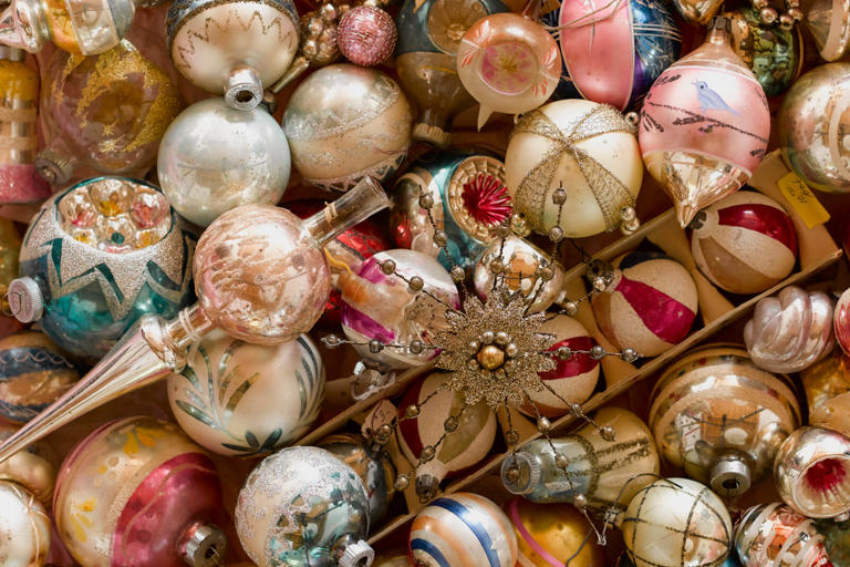 25 Ideas to Celebrate an Old-Fashioned Christmas