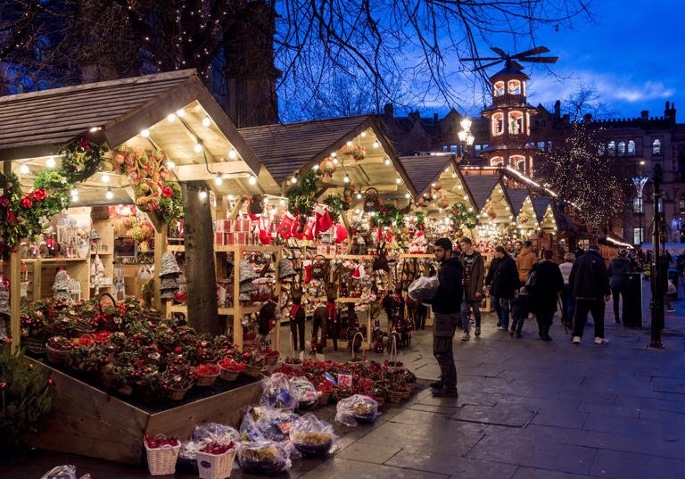 Manchester Christmas Market 2025 - here's your guide to all 10 ...