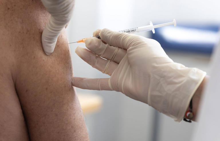 Covid-19 : Une nouvelle campagne de vaccination à la mi-avril pour les plus vulnérables