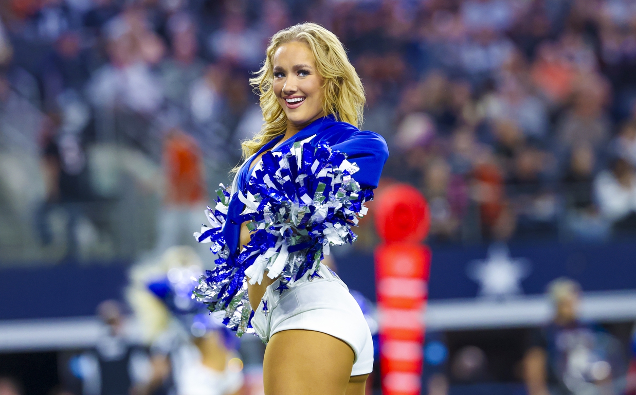 Our top NFL Cheerleader photos from Week 14