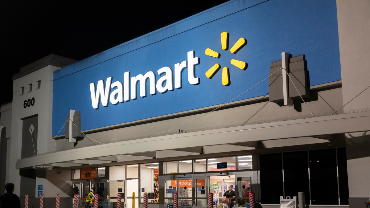 Walmart’s Bestselling $202 3-Piece Luggage Set Is On Sale for Just $60 ...