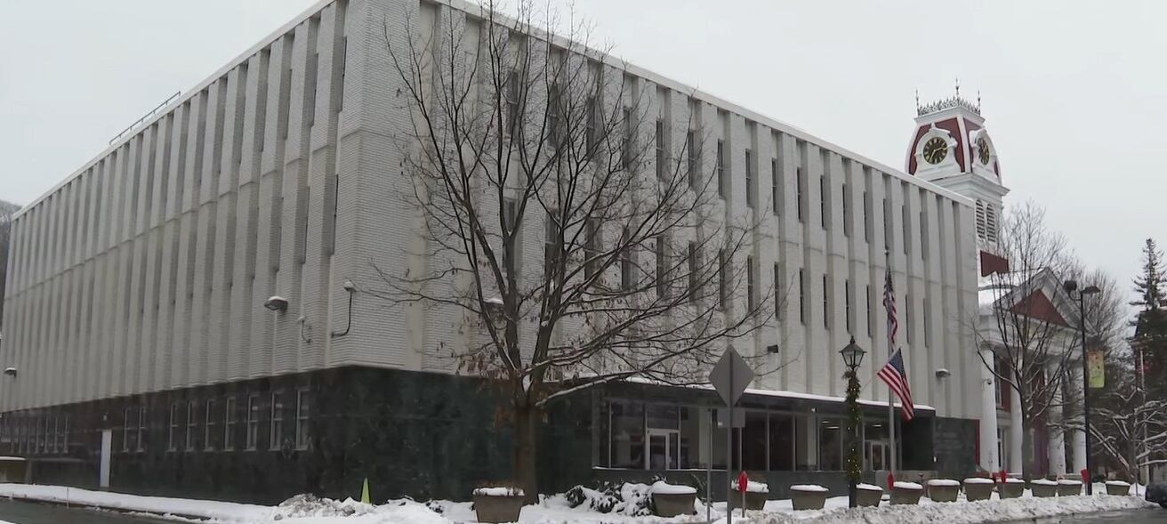 Empty Montpelier federal building adds to glut of empty office space
