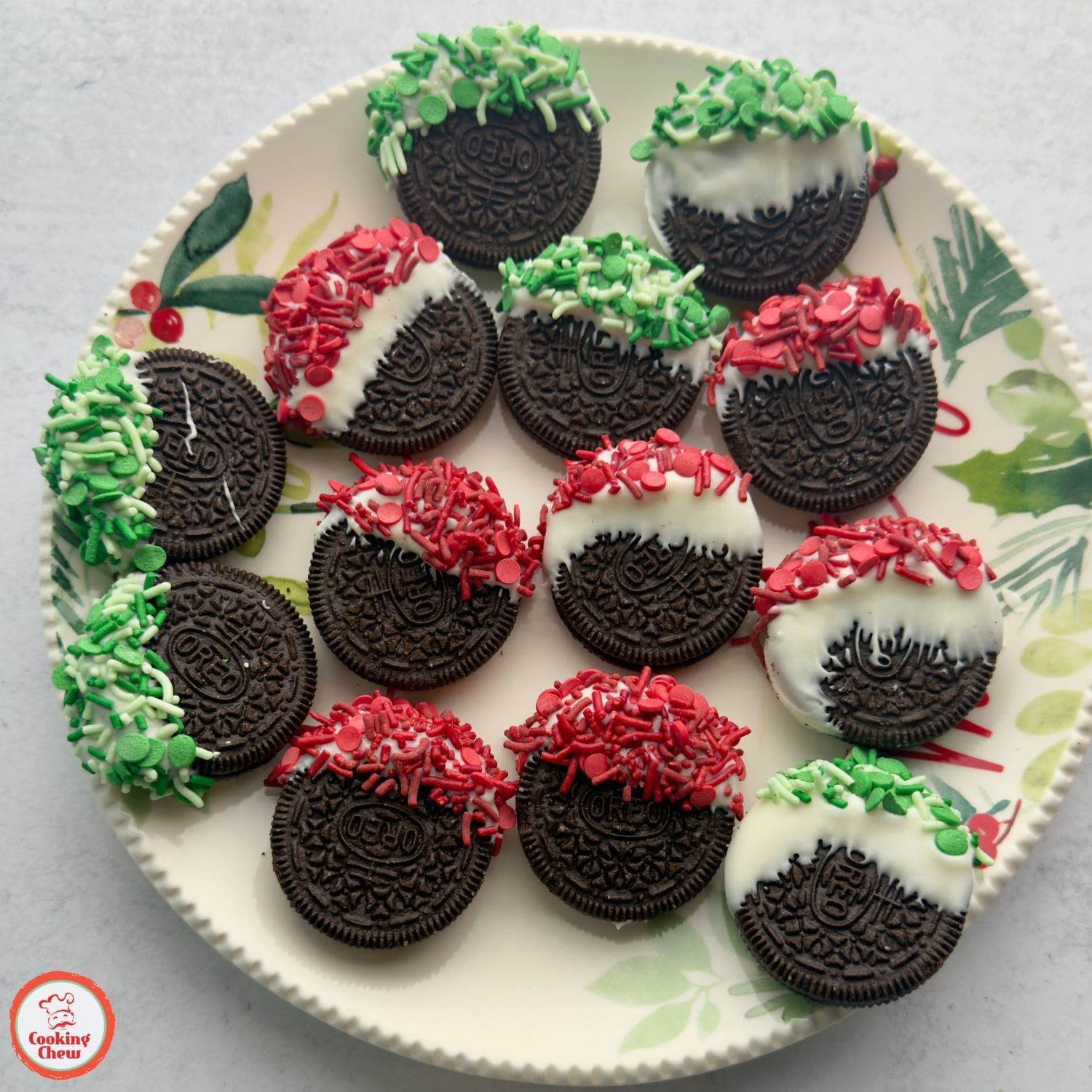 Christmas Chocolate Covered Oreos: Easy Holiday Treat