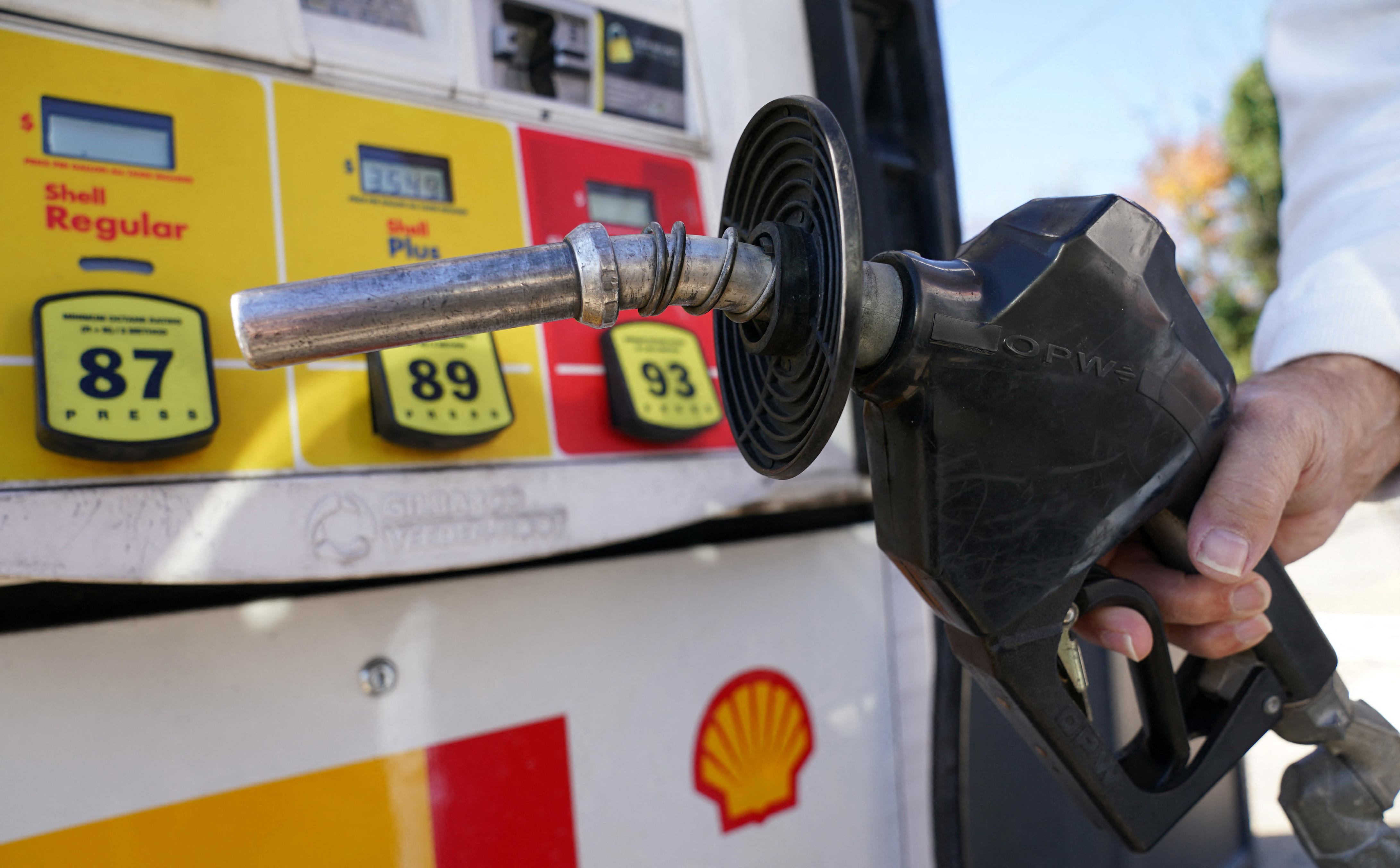 Gas prices set to hit the lowest they've been since 2021 — and even ...