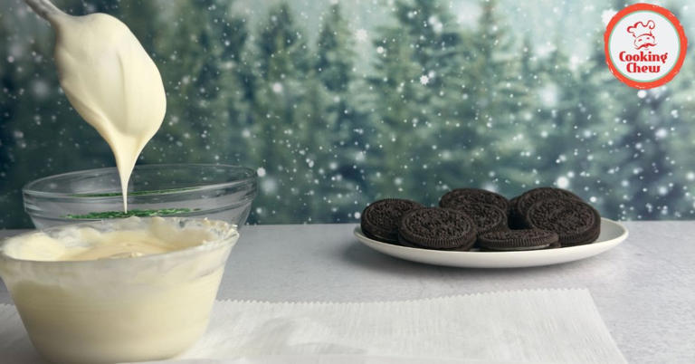 Christmas Chocolate Covered Oreos: Easy Holiday Treat