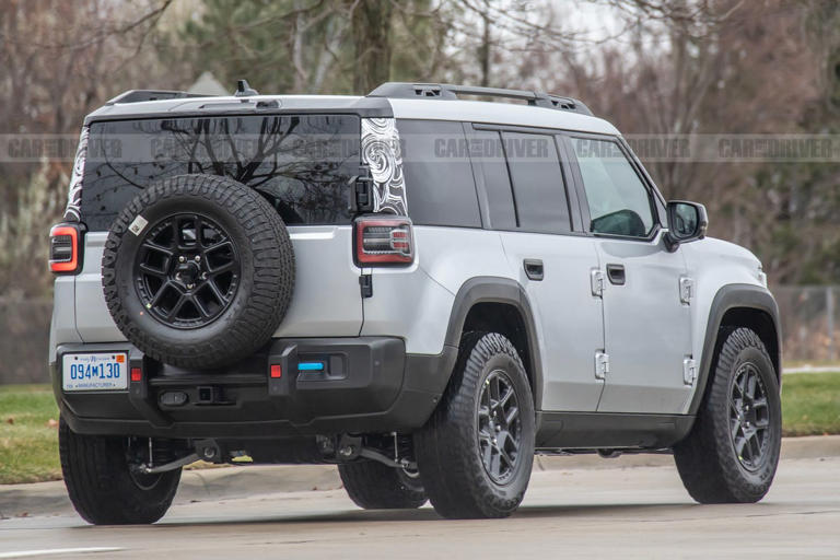 2025 Jeep Recon EV Looks Ready for Production in New Spy Photos