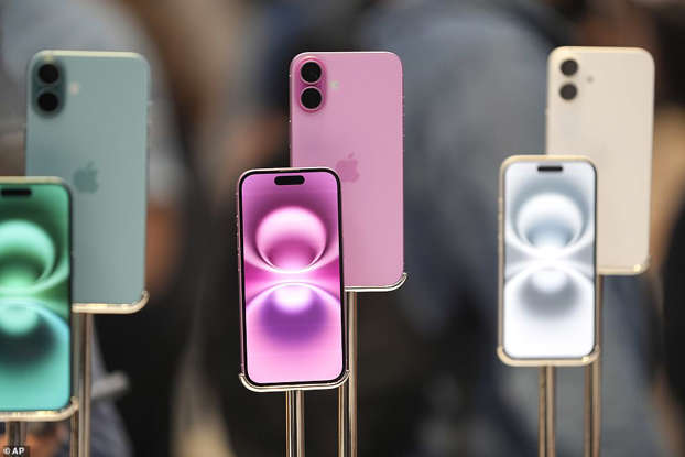 Urgent warning to iPhone users over bug that lets hackers steal data Urgent warning to iPhone users over bug that lets hackers steal data