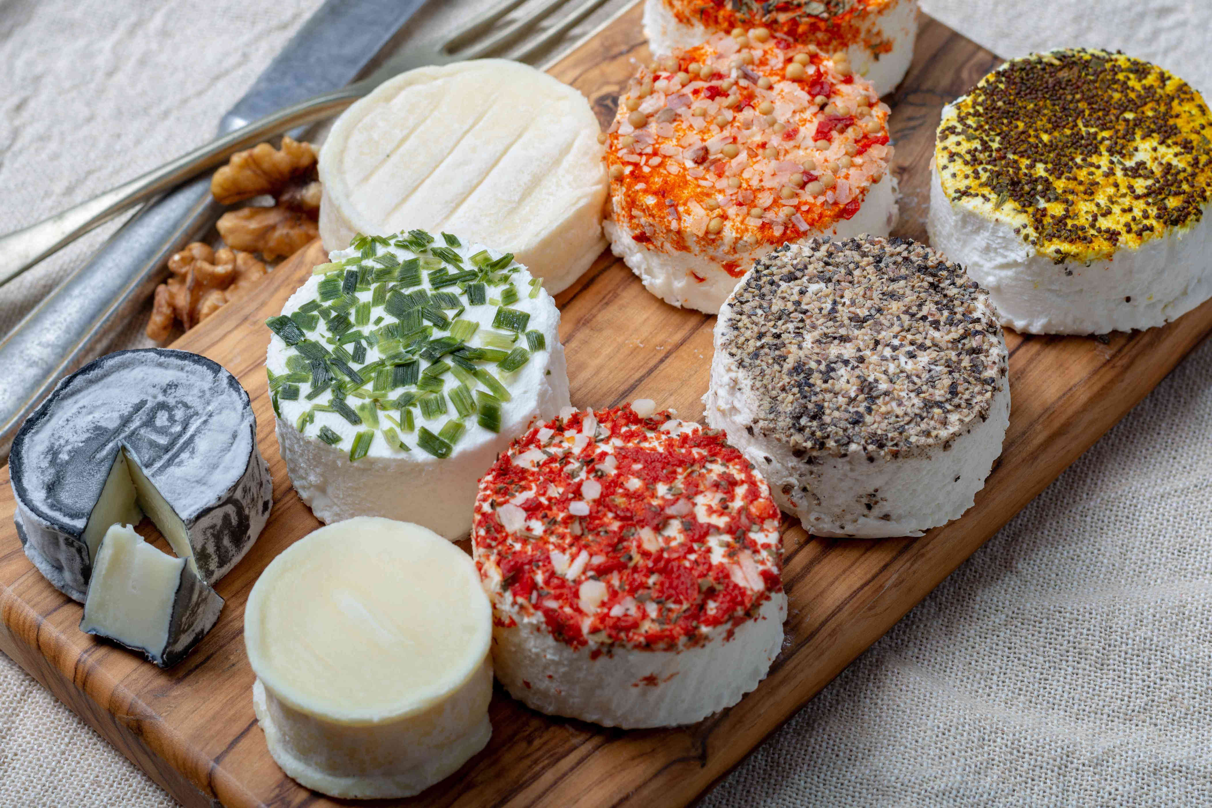 The 6 Best Low-Sodium Cheeses, According to a Registered Dietitian