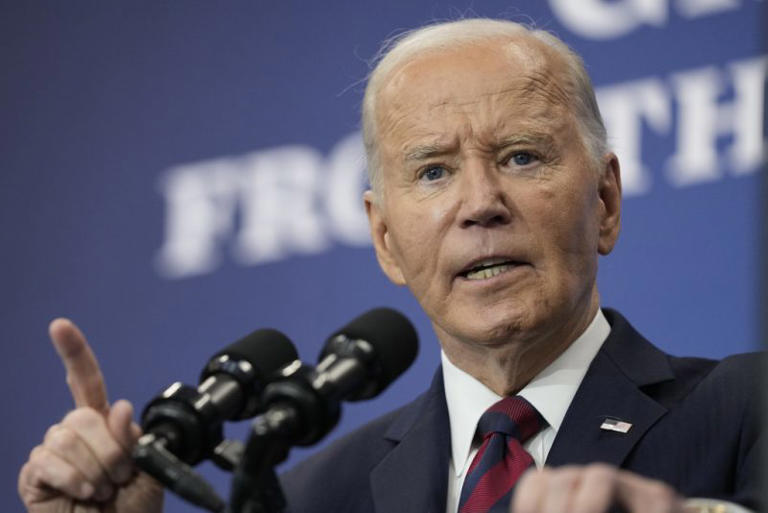 Biden touts economic legacy, warns of Trump’s tariffs Biden touts economic legacy, warns of Trump’s tariffs