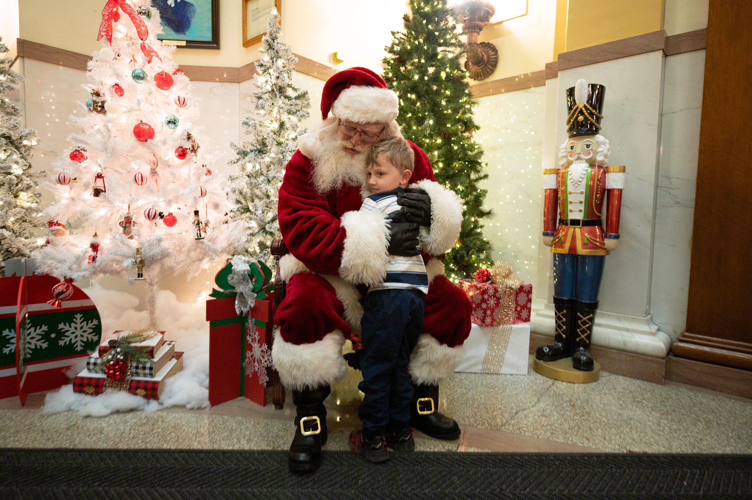 How to track Santa Claus with NORAD and Google on Christmas Eve