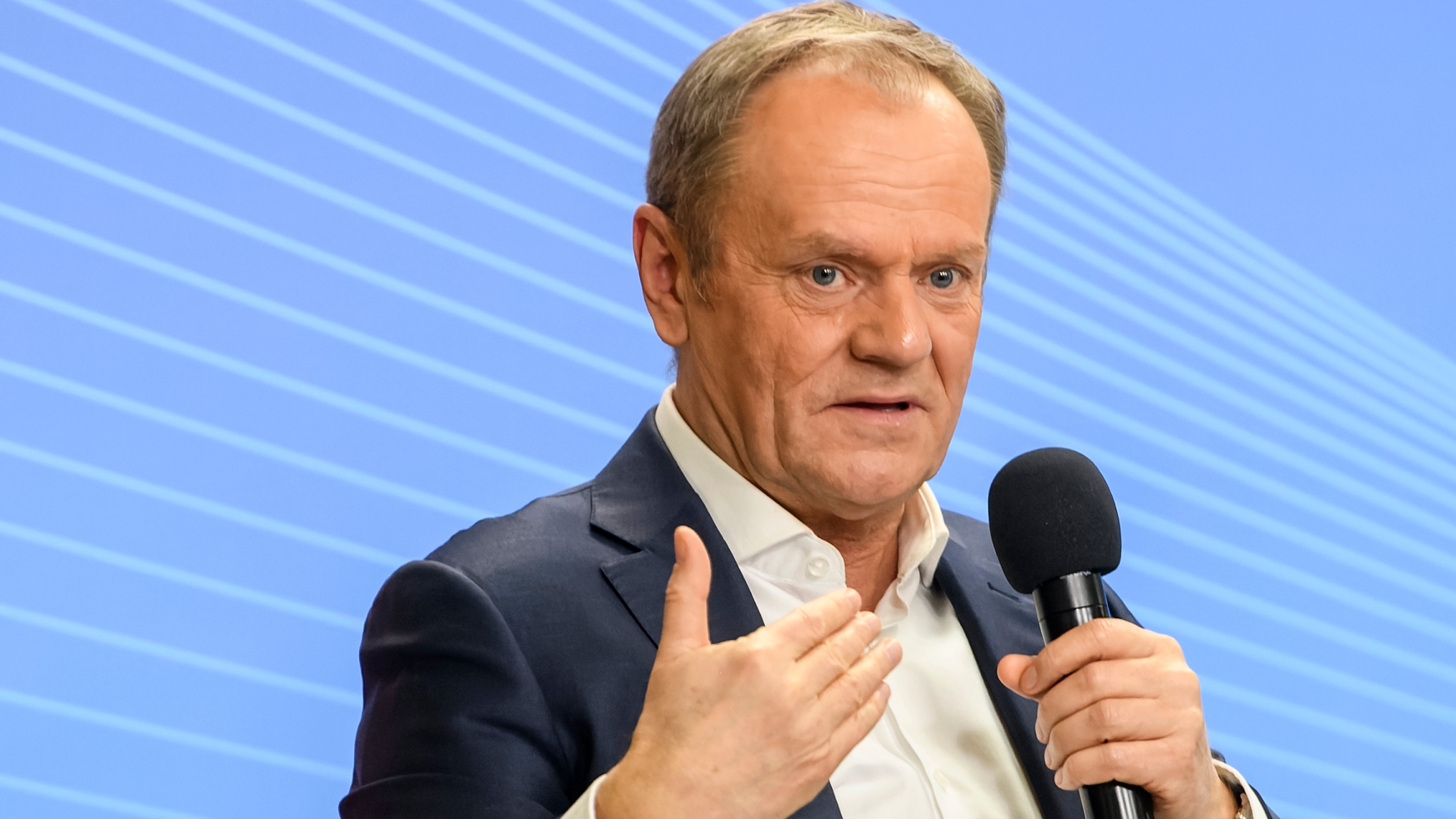 Tusk komentuje decyzję prezydenta Nawrockiego. "Doktryna Kononowicza w ...