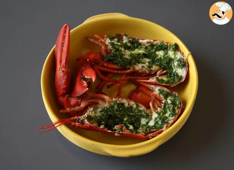 Homard cuit au four en persillade