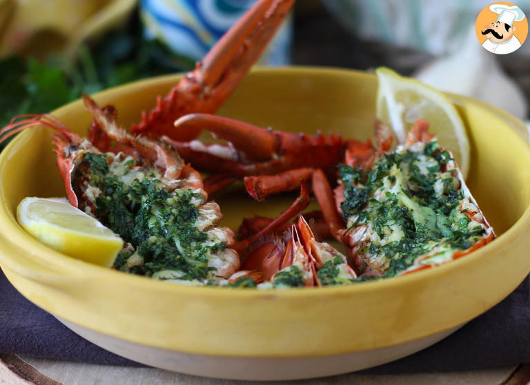 Homard cuit au four en persillade