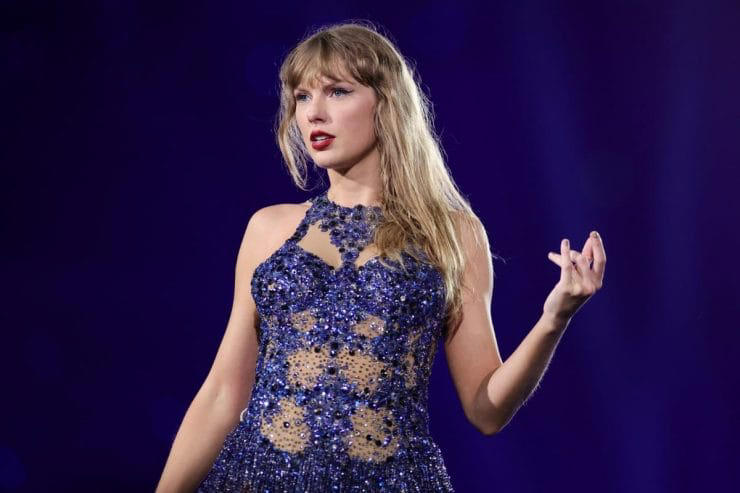 Taylor Swift sorprende a fan con regalo navideño único en hospital Taylor Swift sorprende a fan con regalo navideño único en hospital