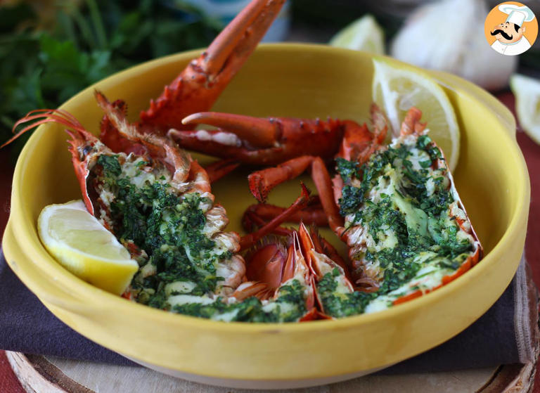 Homard cuit au four en persillade