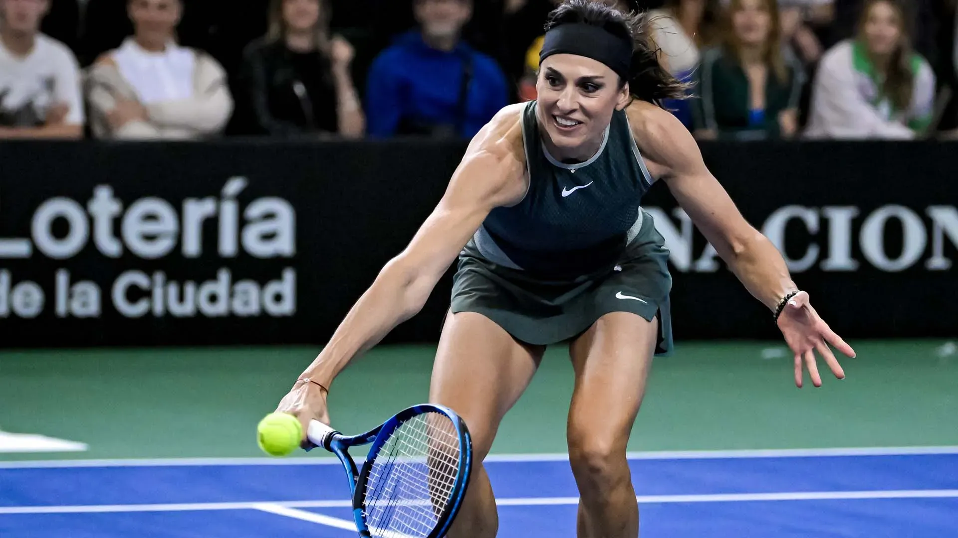 Die Jahre scheinen für den schönen Star nie zu vergehen: Fotos