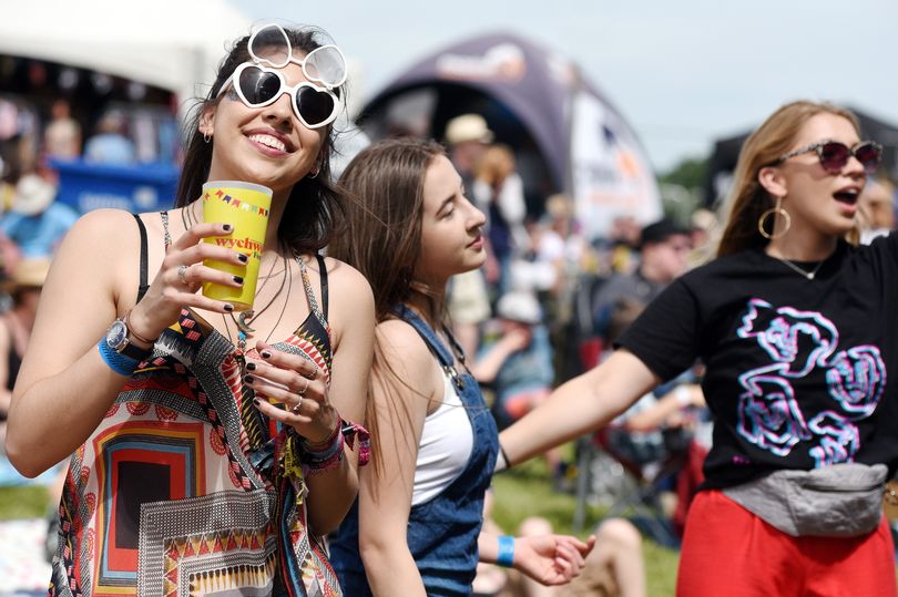 Britpop icons and an indie-rock band named as final two Wychwood ...