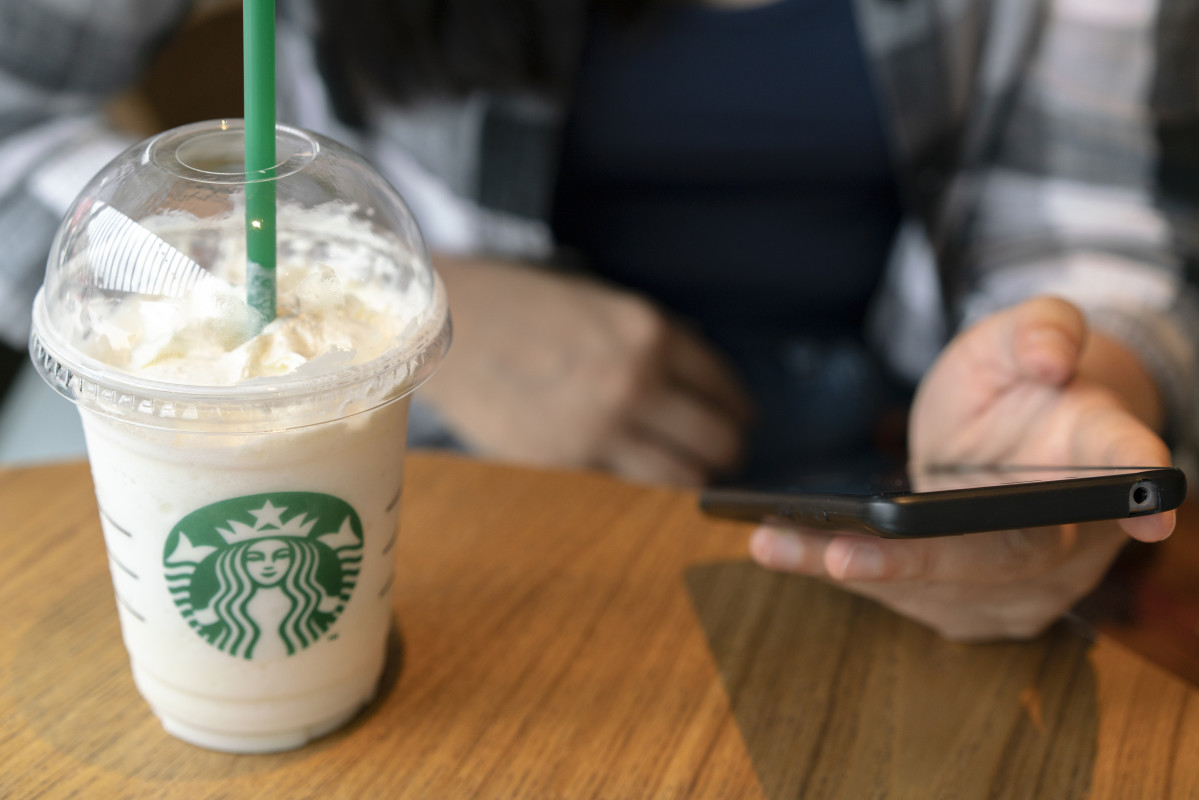Starbucks' behind-the-scenes shift hints at brewing struggles