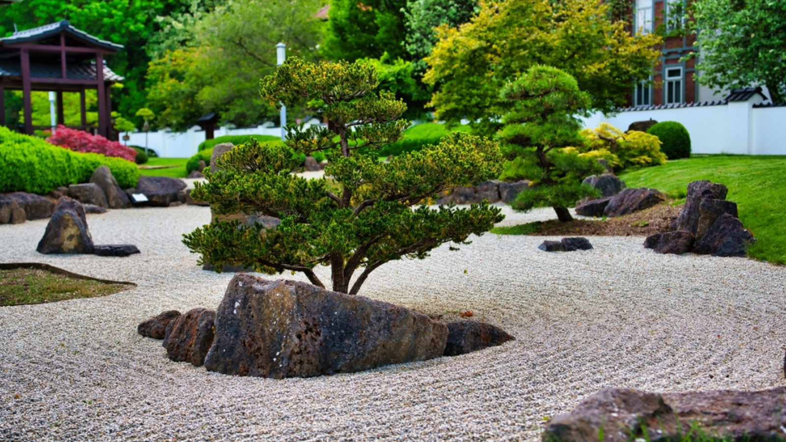 25 Canadian Gardens That Feel Like a Fairy Tale