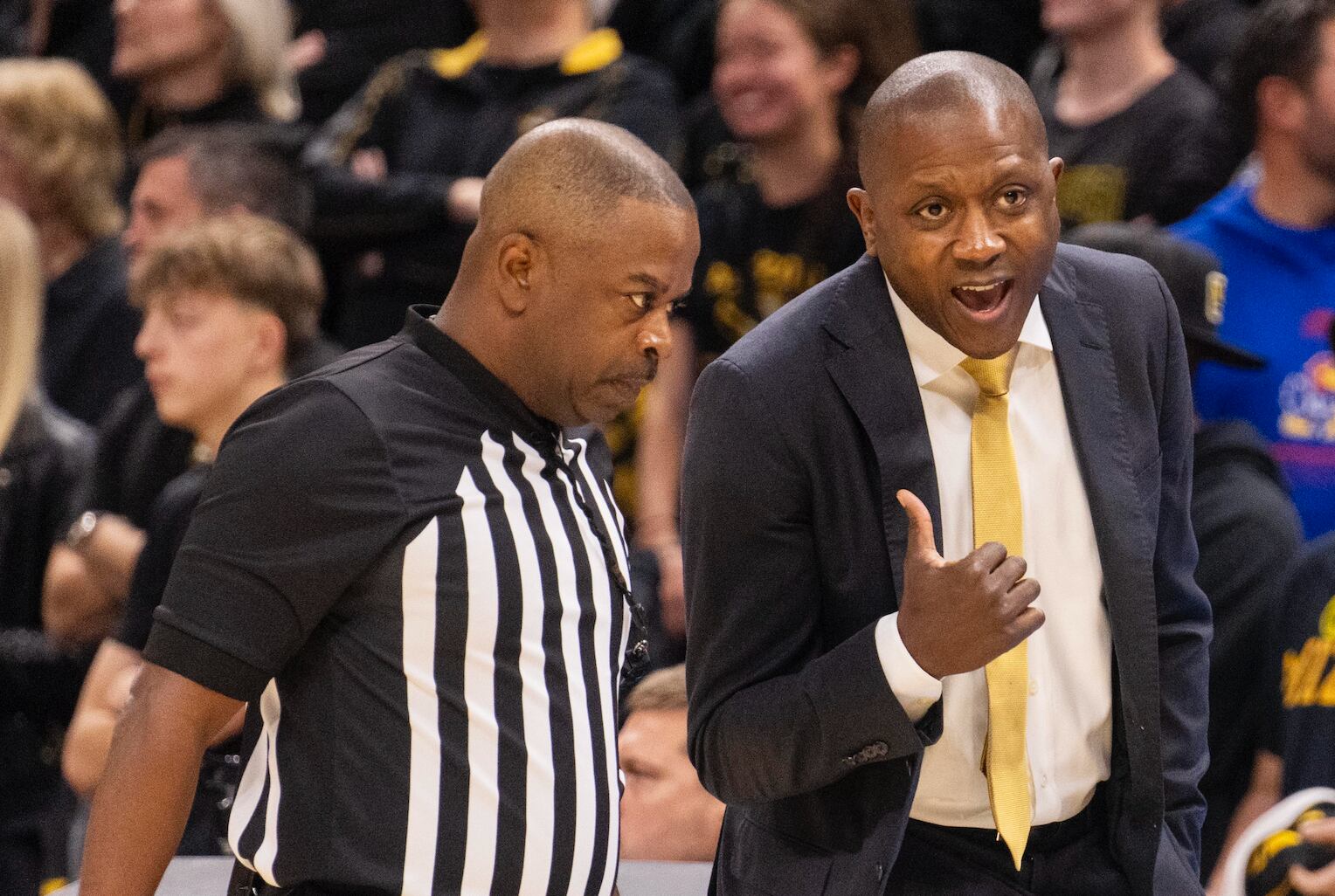 Bates has 16, Mitchell 14, Mizzou warms up for SEC play with win over ...