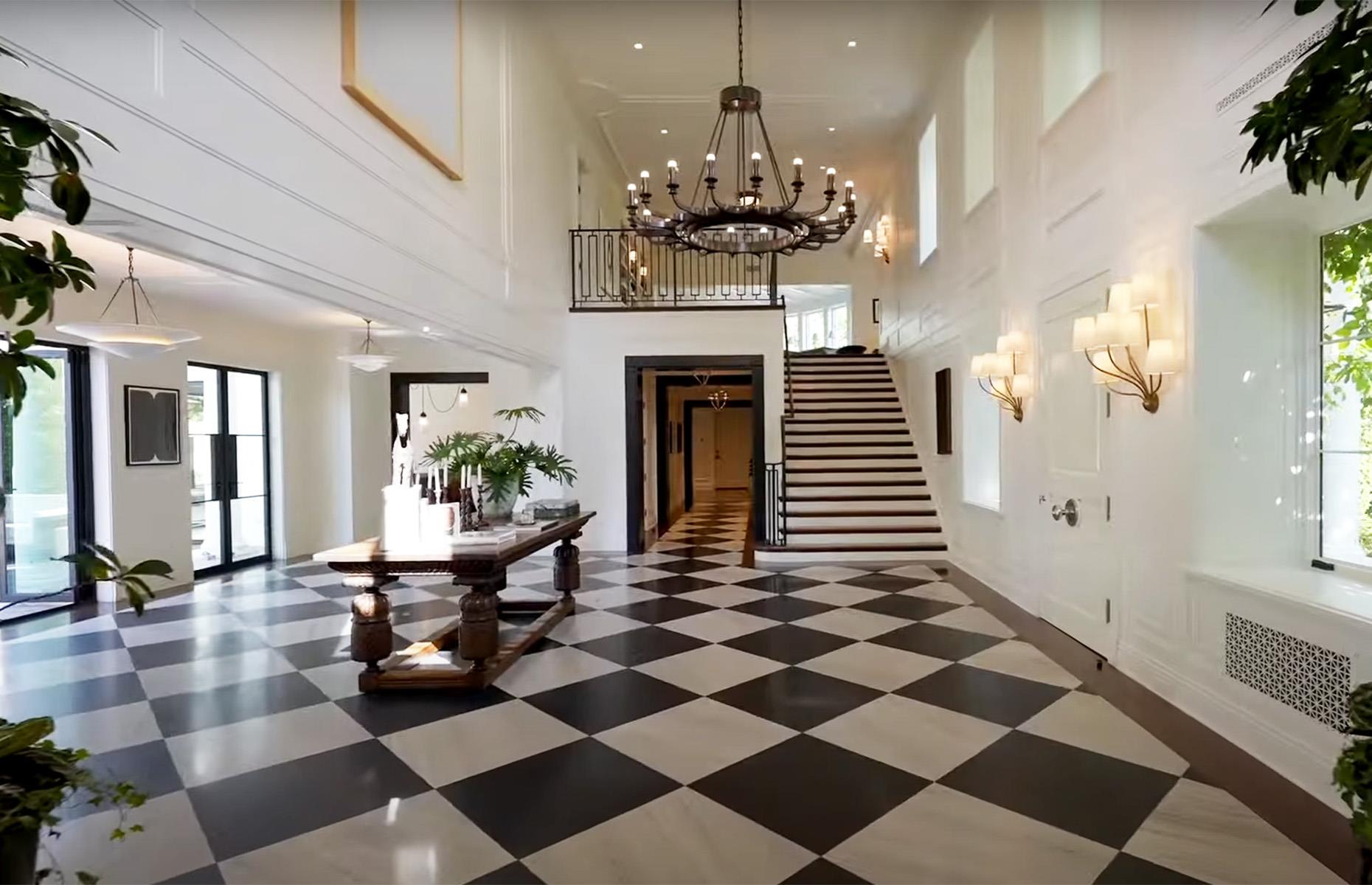 A rare look inside the super-rich's exclusive mansions