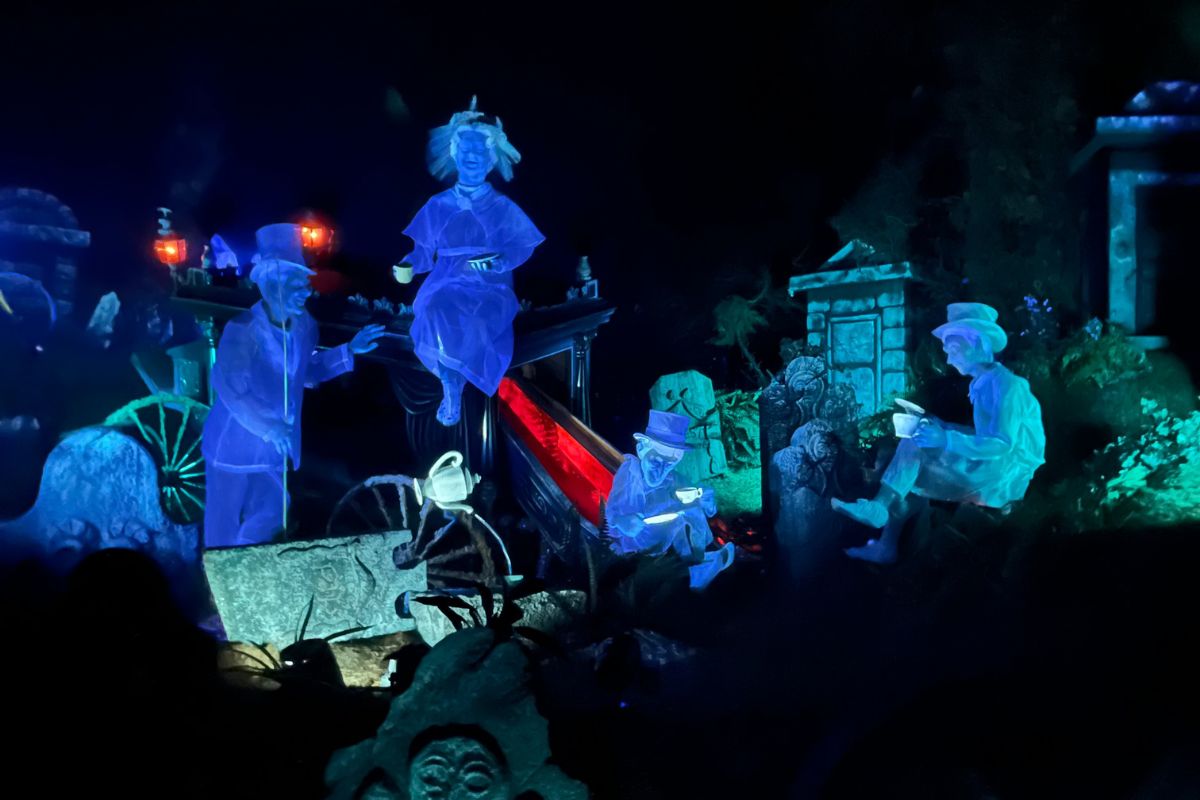10 Most Nostalgic Rides At Disney World