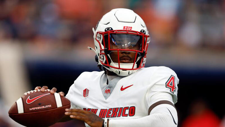 New Mexico quarterback Devon Dampier transferring to Utah