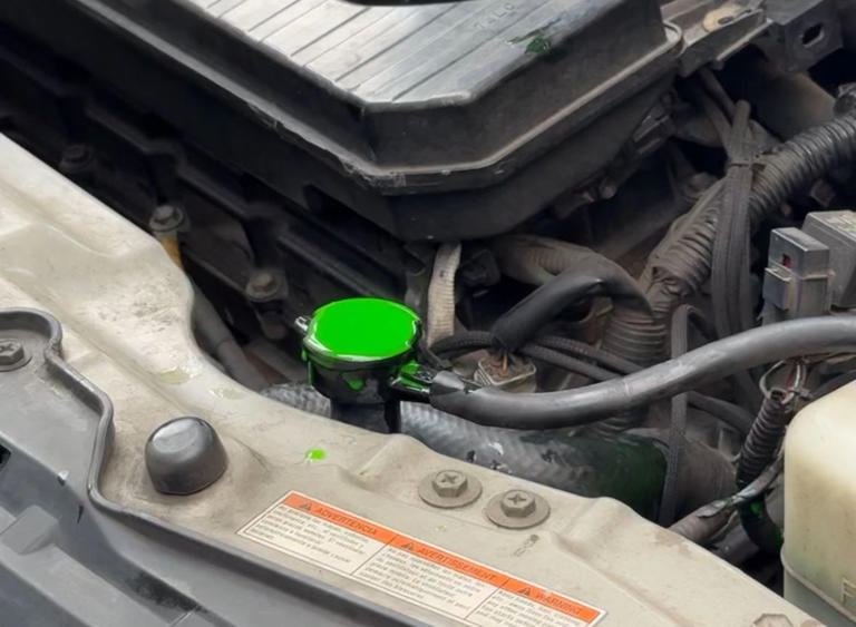 Waspada, ini dampak biarkan tabung reservoir radiator kosong