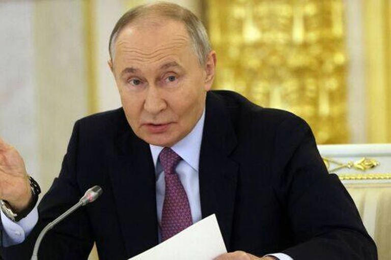 Vladimir Putin makes desperate move to try and save Russian economy ... Vladimir Putin makes desperate move to try and save Russian economy ...