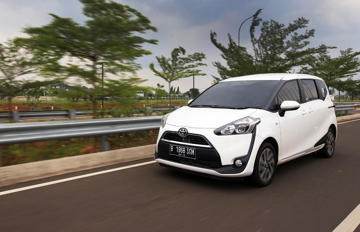 Update Harga Mobil Toyota Sienta 2017 Bekas, Cuma Sisa Segini Sob