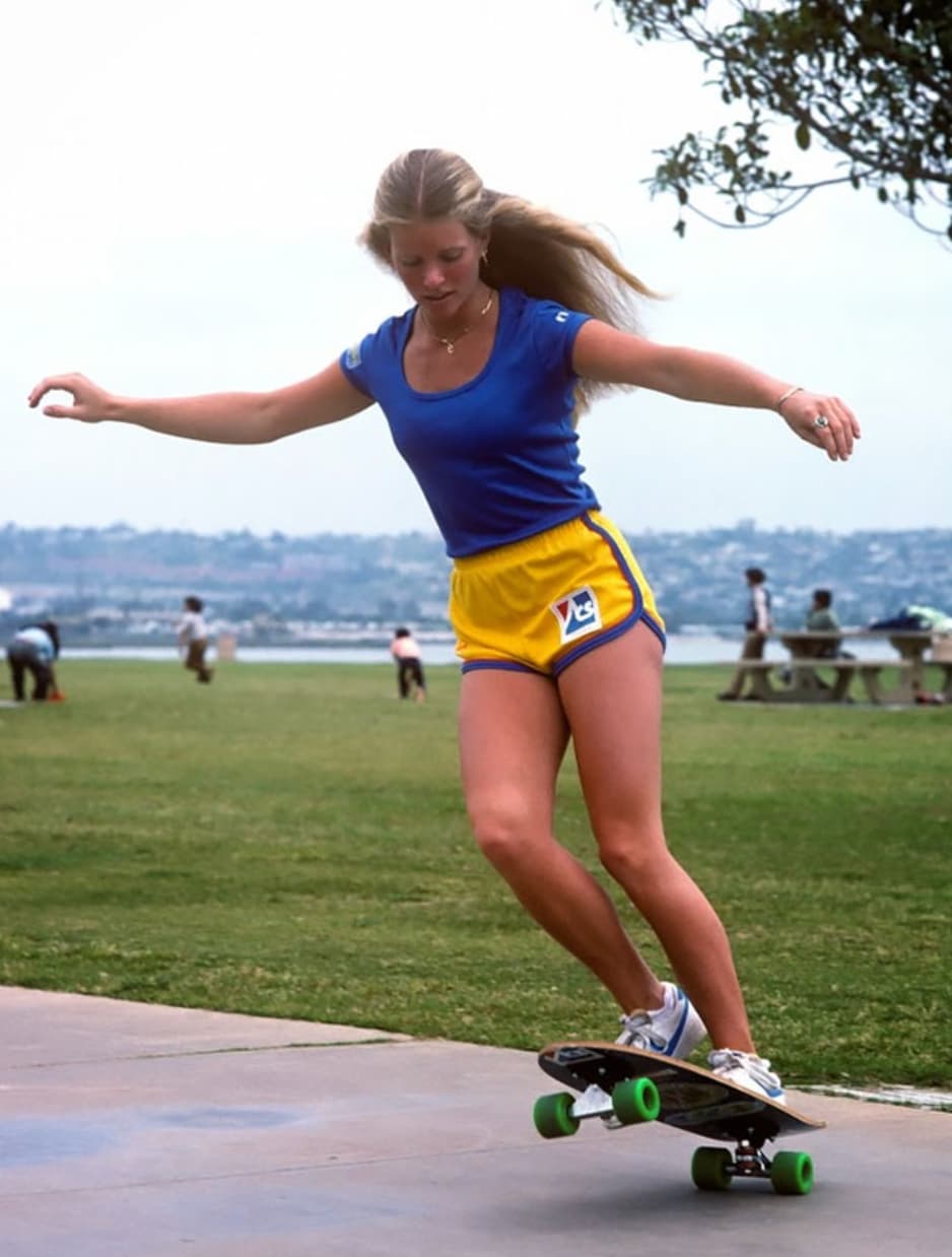 10 Pics Remembering '70s Lady Skater Pioneer Ellen O’Neal