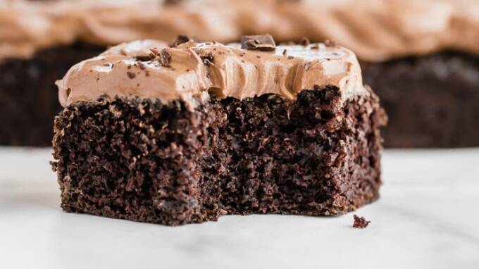 One-Bowl Wonders: 17 Cakes with Zero Hassle, All Flavor