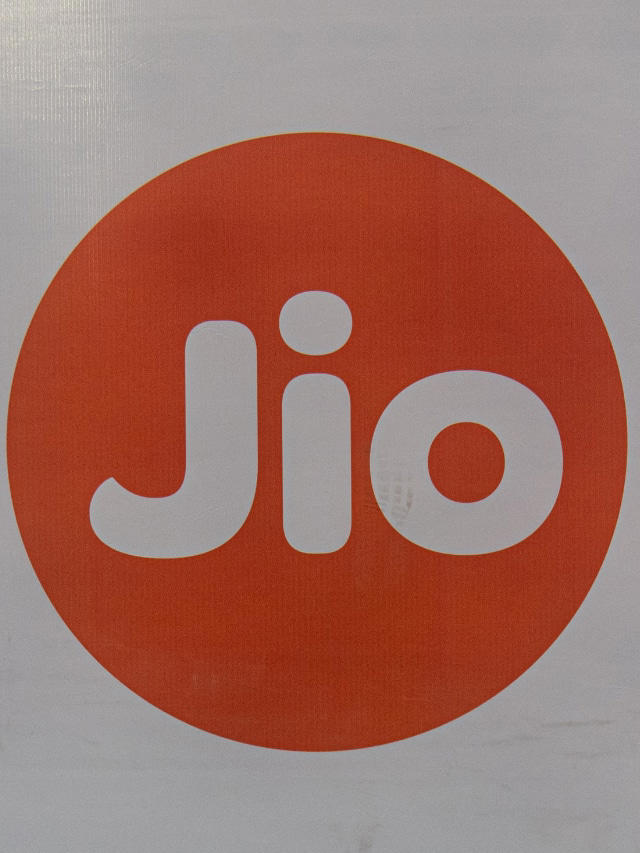 Jio New Year Welcome Plan 2025: Enjoy 200 days of unlimited 5G data ...