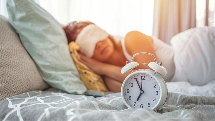 How to go to sleep earlier in 6 simple steps, according to experts