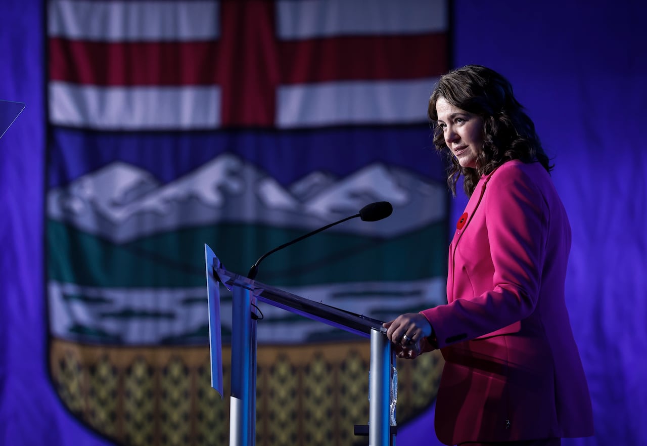 As Trump renews tariff threat, Alberta Premier Danielle Smith calls for ...